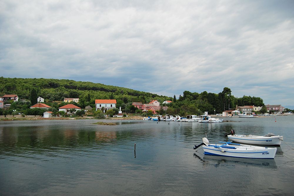 Mali Lukoran Holiday House